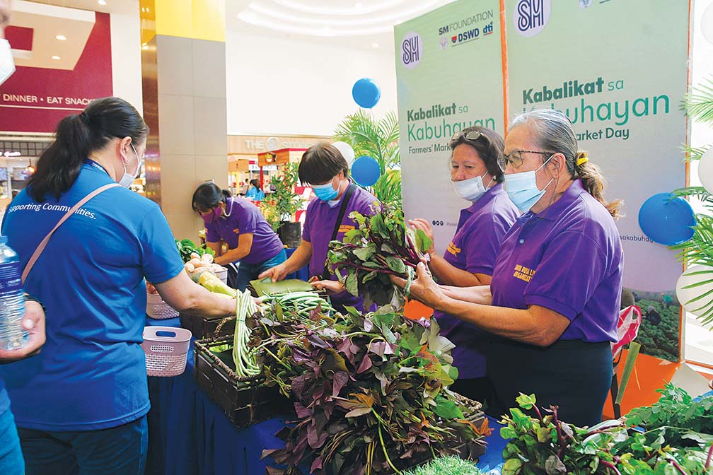 How Do Malls Celebrate Local Communities? - Flying Ketchup