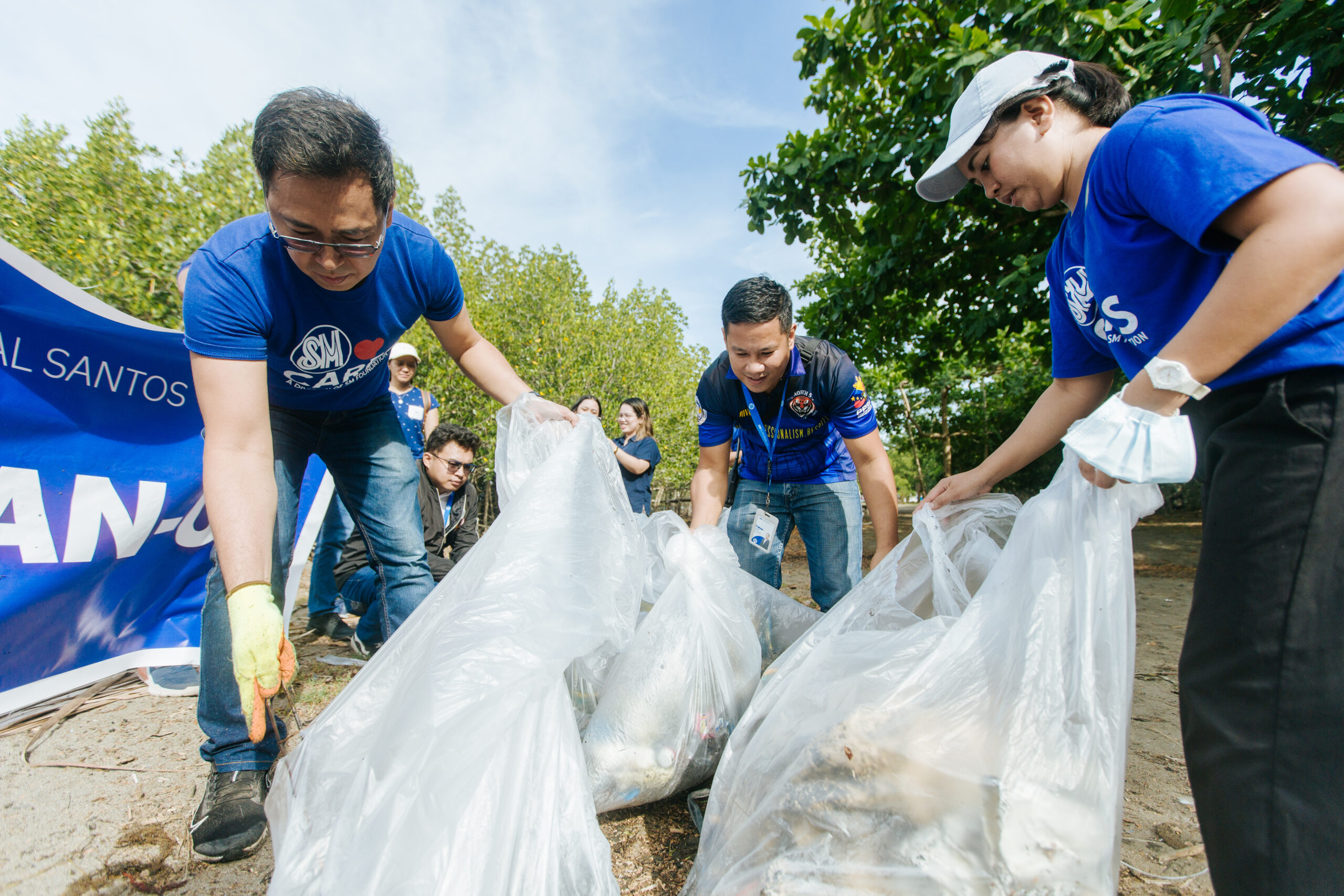 SM Supermalls: Cleaning Up Our Coastlines, One Beach at a Time - Flying ...