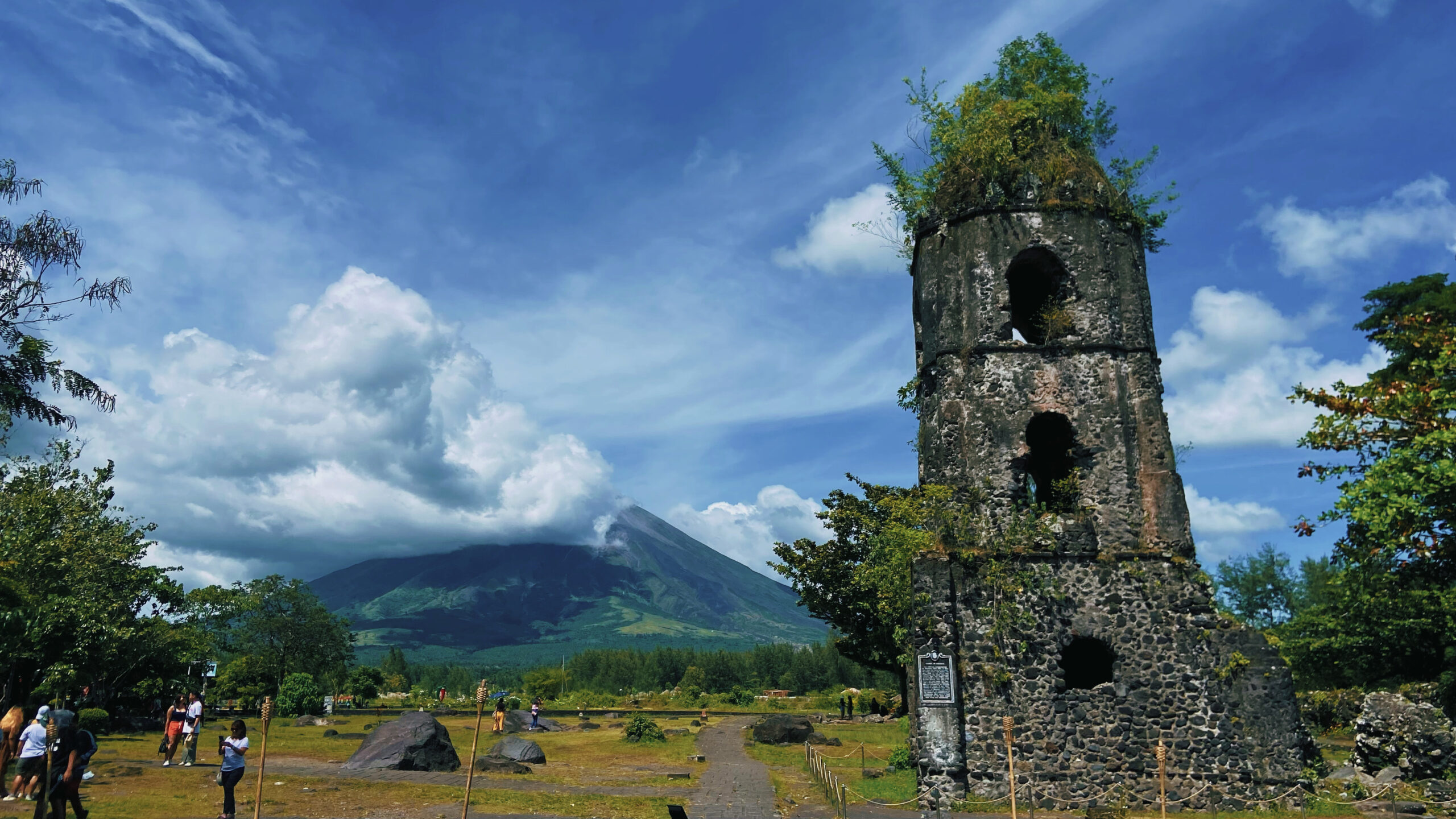 Cagsawa Church Was Never Buried In Lava - Flying Ketchup